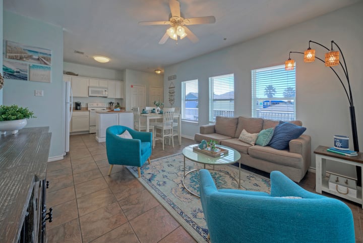 2br Condo In Port Aransas W/ Pool & Pet-friendly - Port Aransas, TX