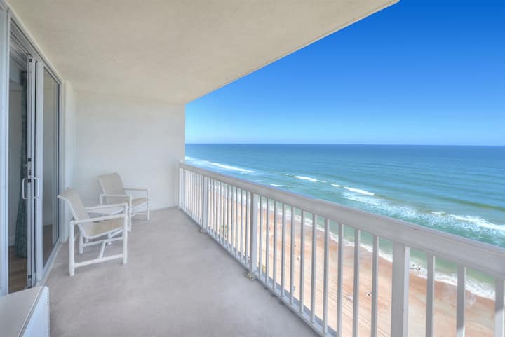 Oceanfront King Studio W/ Balcony | Beachfront - Daytona Beach, FL