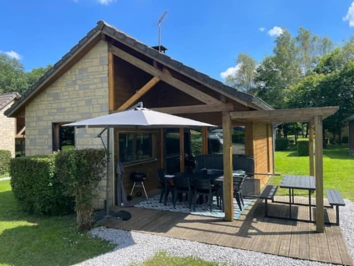 Joli Chalet Dans Un Domaine Familial Et Piscine - Signy-le-Petit
