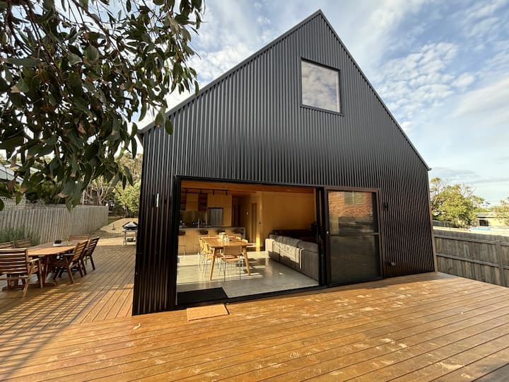 Black Pearl - New Minimal Style Scandi Beach House - Port Campbell