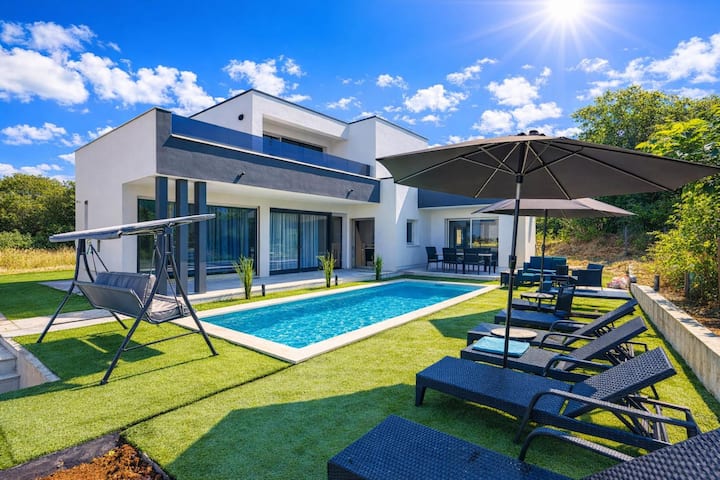 Villa Samara With Pool - Happy Rentals - Pula