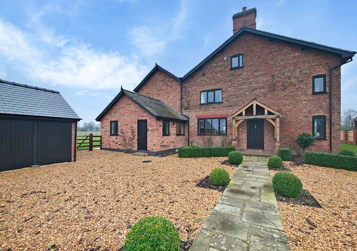 Woodhouse Grange - Whitchurch
