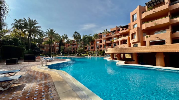 Cozy 2 Bed Apartment 7 Min Walk To The Beach! - Marbella