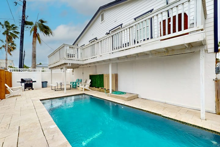 Walk To Beach 6br | Pool | Balcony | W/d - South Padre Island, TX