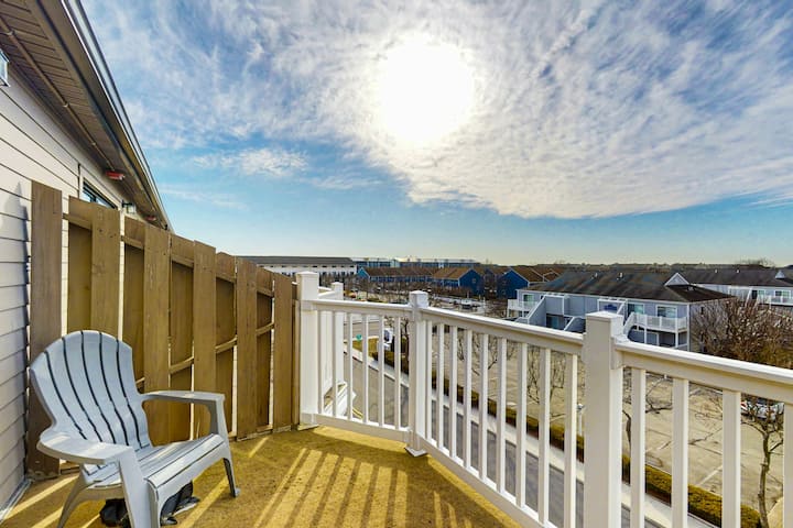2 Br 3 Bathroom Third Floor Condo, With Bonus Room - Fenwick Island, DE