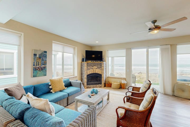 2 Br Home, Oceanfront With Hot Tub And Fireplace - Gold Beach, OR