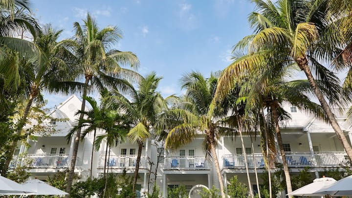 Paradise Villas In Key West With Onsite Pools! - Key West, FL