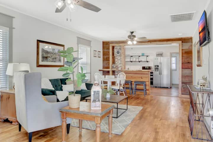 2 Bed 2 Bath House For Your Getaways! - Hot Springs, AR