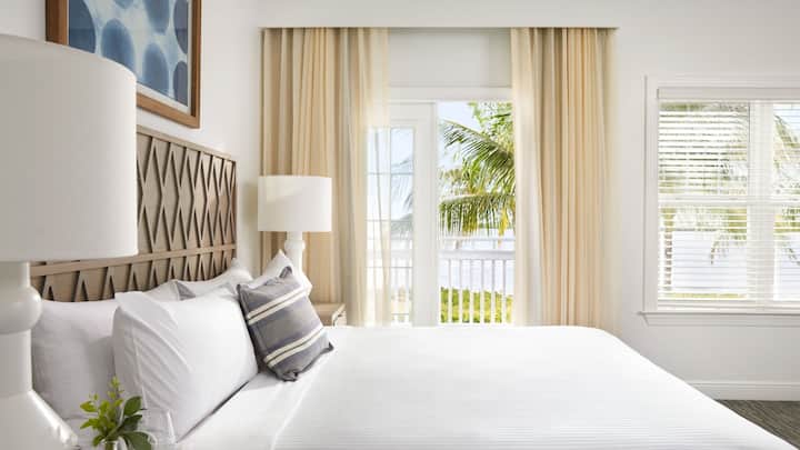 3br Paradise Unit With Beachfront Location! - Key West, FL