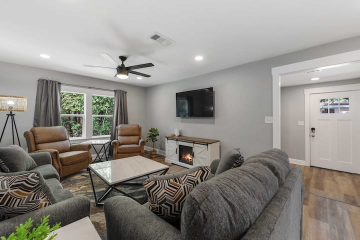 Coastal Casa -Charming 3 Bedroom House - Gulfport, MS