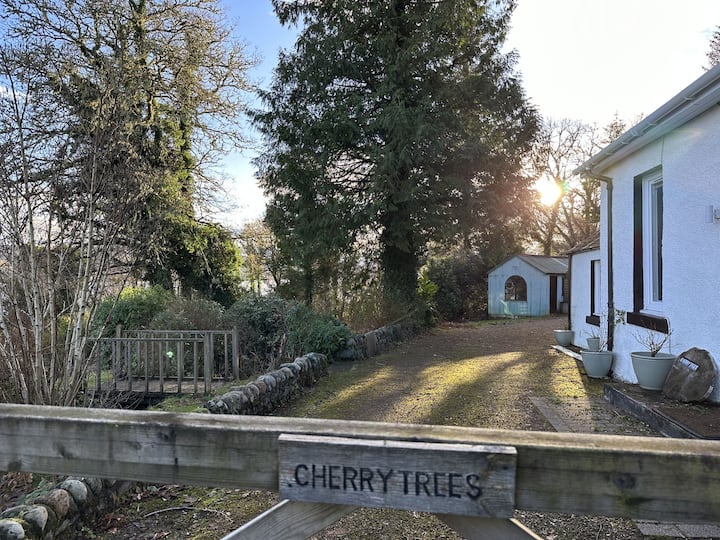 Cherry Trees - 3 Bedroom Beautiful Cosy Cottage - Inveraray