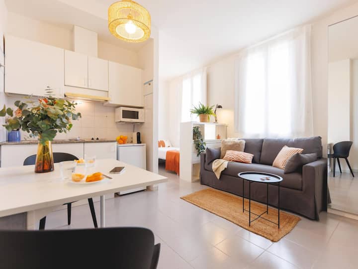 Bravissimo Fellini Studio - Gérone, Girona, Espagne