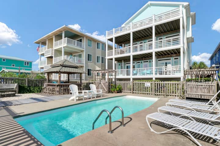 Beachfront Home With Elevator & Pool. Sleeps 24! - Carolina Beach, NC