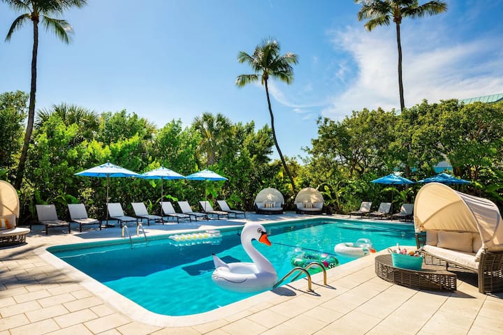 Ocean View Guest Room, 2 Queens, Balcony - Islamorada, FL