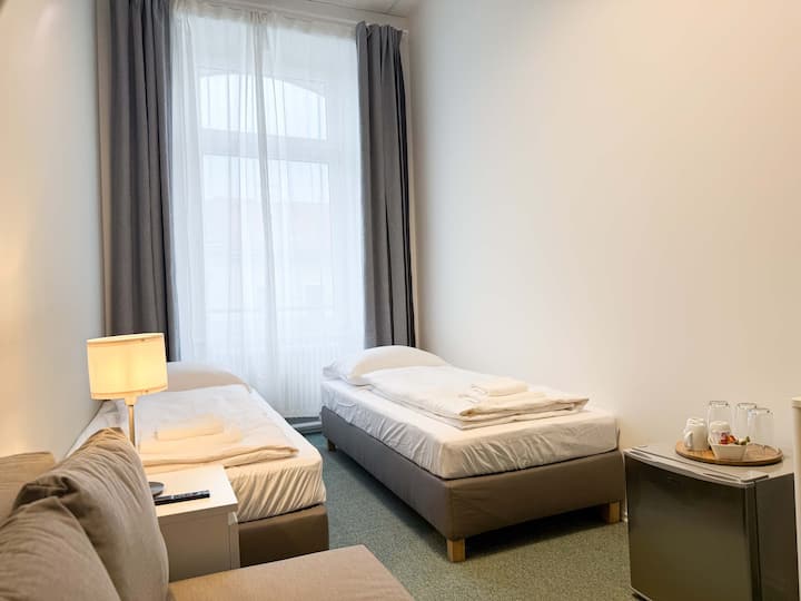Stay At 140: Private Room With Shared Bathroom - Vienna