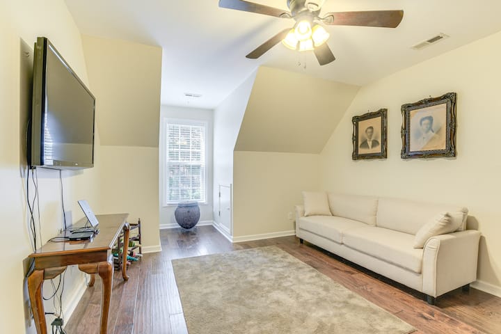Hike, Golf & Boat: Wake Forest Home W/ Yard - Wake Forest, NC