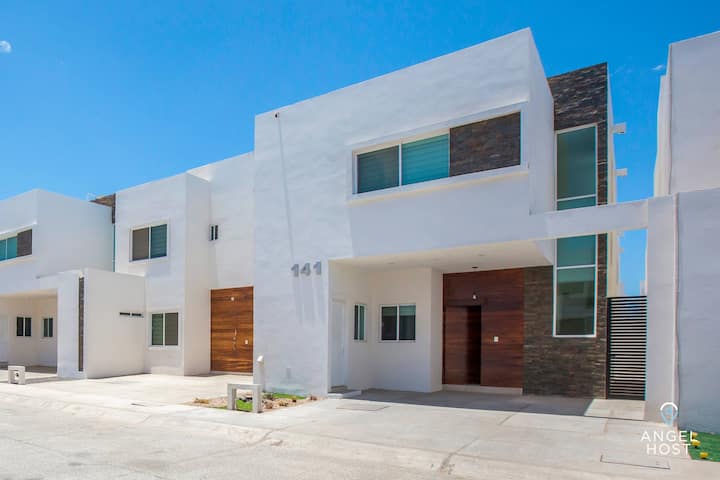 Family-friendly House In Gated Community With Comm - La Paz