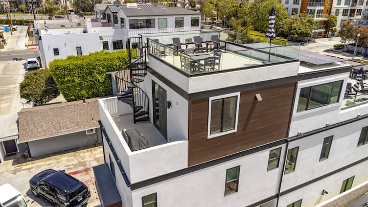 Beach Views | Rooftop Nights | Hb Living - Huntington Beach