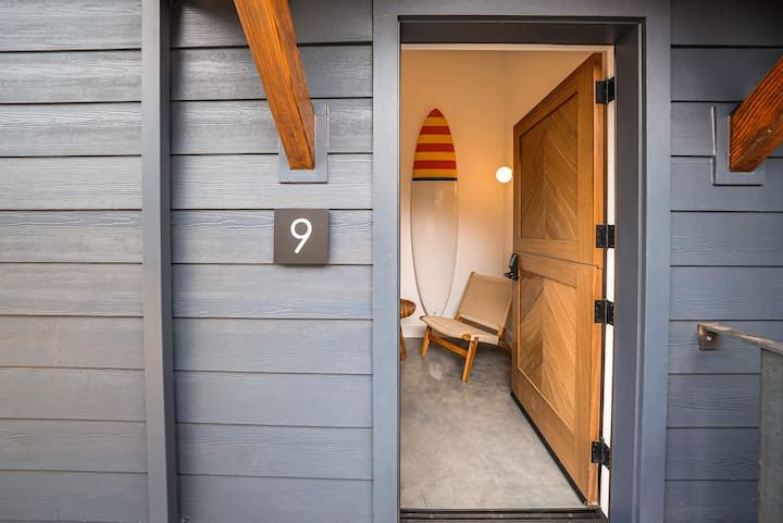 Longboard Studio Includes King Bed And Kitchenette - Stinson Beach, CA