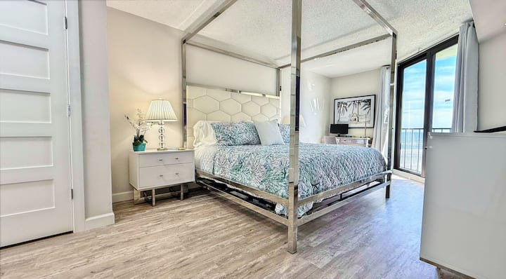 Charming Beachfront Getaway Beachfront Pool - New Smyrna Beach, FL