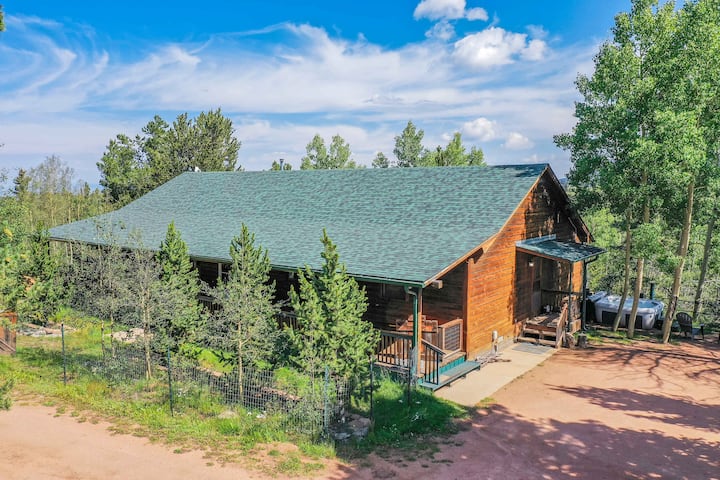 Rustic Outlaw! Secluded Escape With Stunning Views - Cripple Creek, CO
