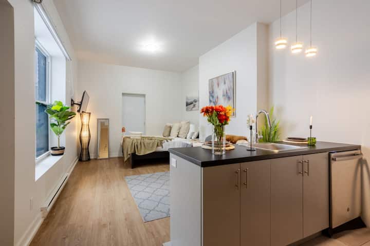 Downtown Retreat, 4-min Walk To Metro - Montréal
