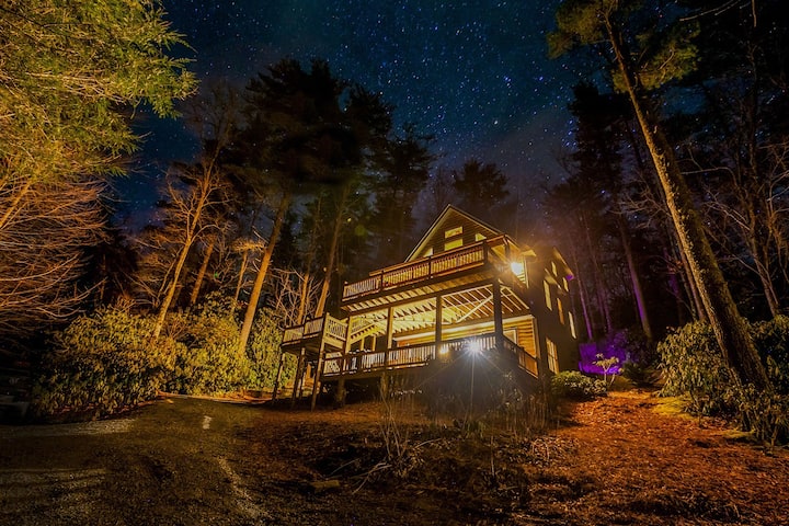 Luxury Cabin Hot Tub, Trails, 2 Ponds & Waterfalls - Cashiers, NC
