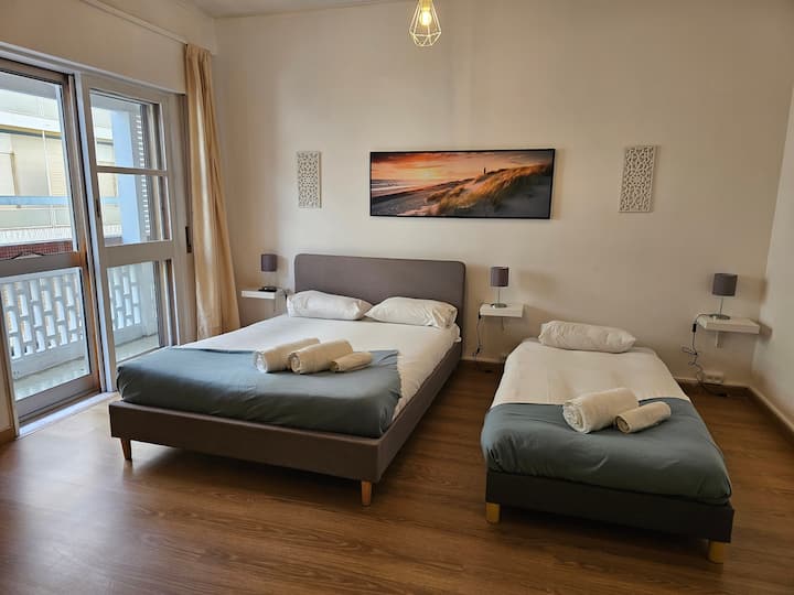 Bellaya Room| Faro Centre Stay Near Everything - Faro District