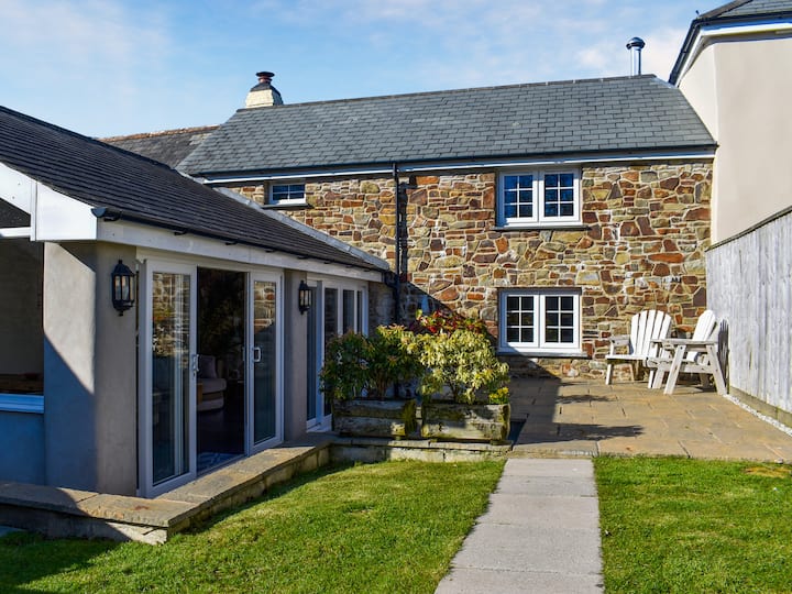 Honeysuckle Cottage - North Devon District