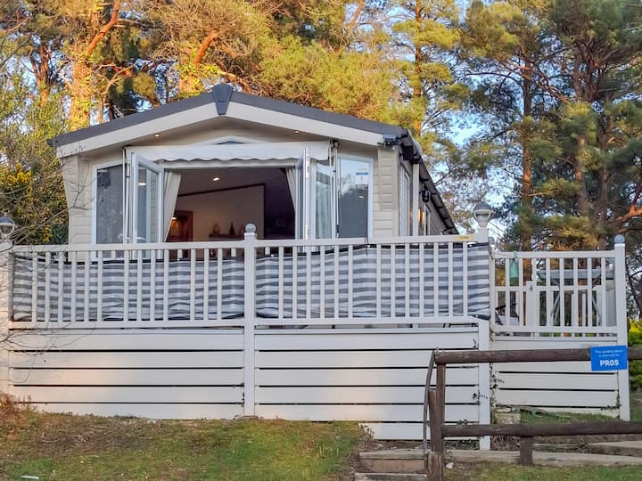 5 Pine Rise - Wareham, UK