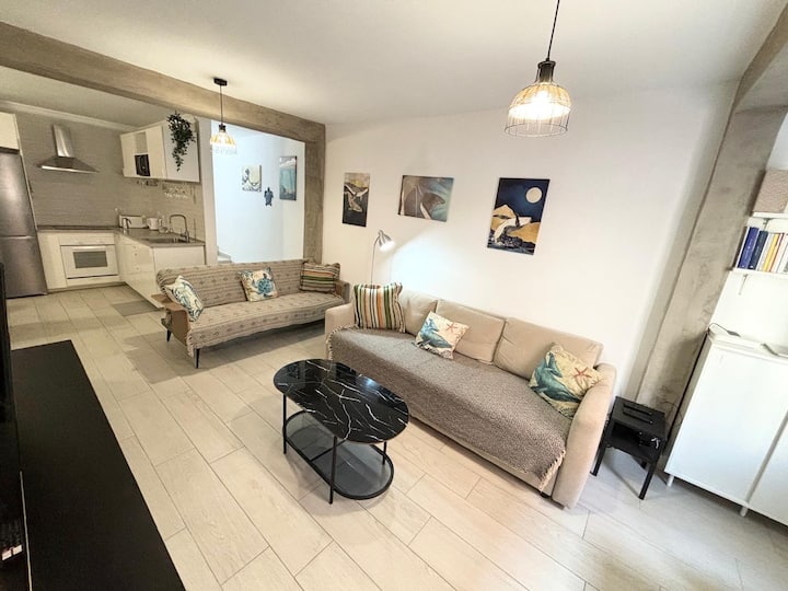 Los Cristianos Town Center, 2 Bedrooms, 170m Beach - Los Cristianos