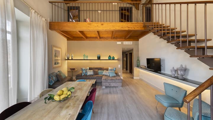 Amore Rentals - Appartamento Felice In Piazza Tass - Sorrent