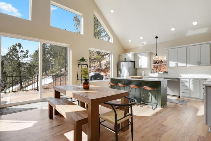 The Bear's Den- Family Friendly - Mueller State Park, Divide