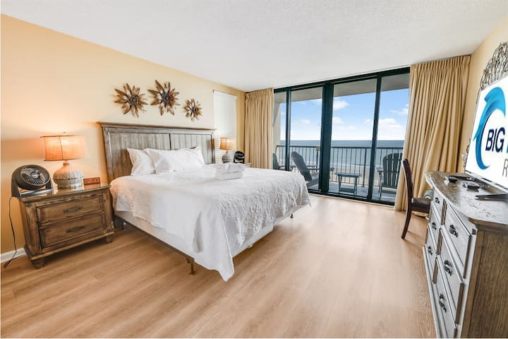 Bright Condo With Balcony & Beach Access - Myrtle Beach