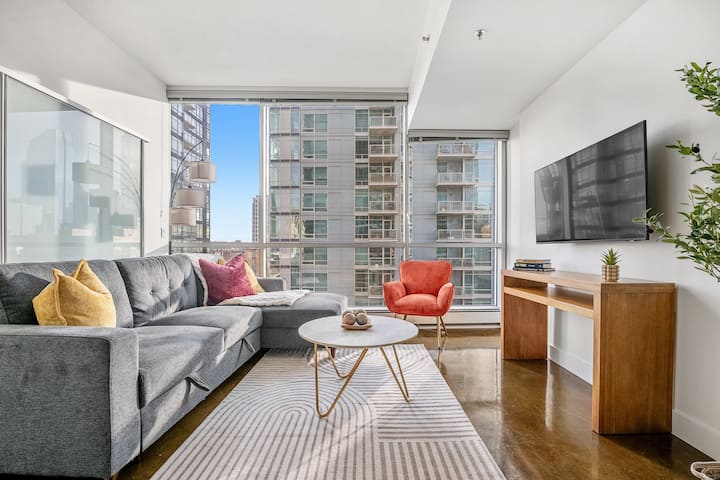 Beltline Beauty 2br W Parking , Ac, Near Stampede - Calgary