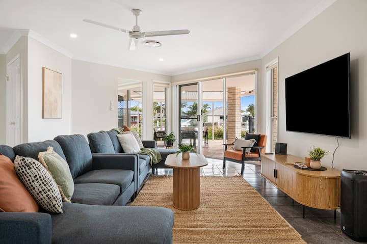Topsail Tides Waterfront With Solar-heated Pool - Brisbane