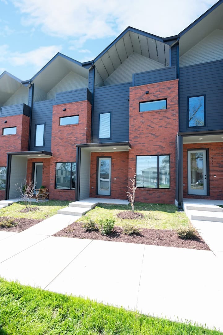 Carlan Landing Mid-term Stay Ready - Knoxville, TN