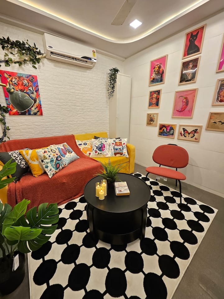 The Palihideaway- Hidden Gem In Pali Hill, Bandra - Mumbai (Bombay)