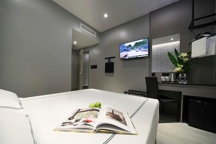 Standard Queen Room In Vibrant Joo Chiat - Singapore