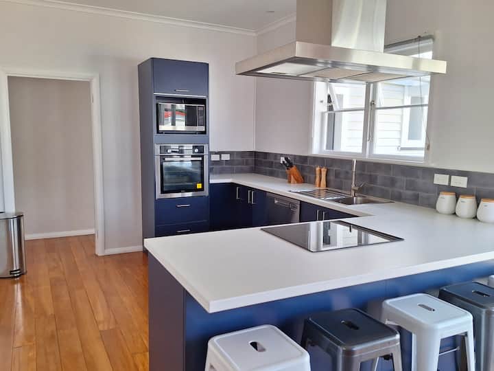 Oxford Retreat (2 Min Walk To Square) - Martinborough