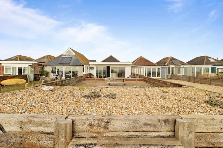 Beachfront Bungalow In Pevensey Bay With Sea Views - Pevensey