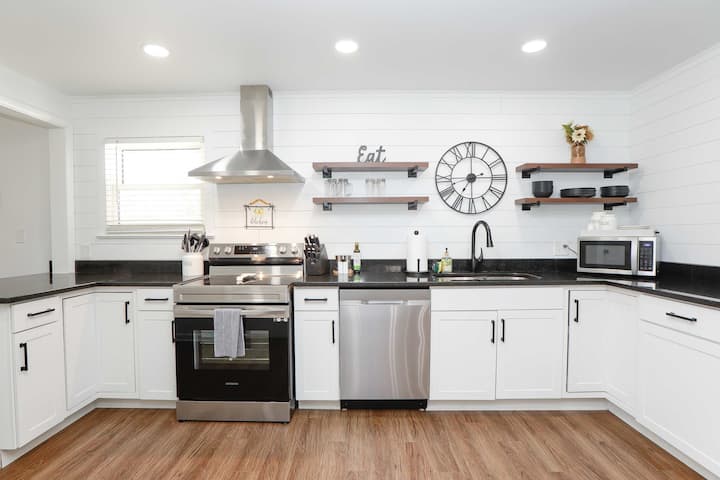 Sojourn Bayview Sanctuary Home Sleeps 6 - Norfolk, VA