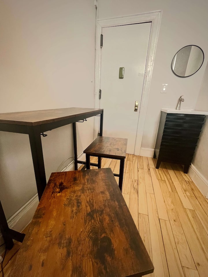 Nyc Renovated Private Room (Shared Bathroom) - New York