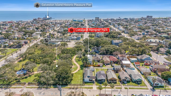 Cottage At Kempner Park | Pet-friendly Modern Home - Galveston, TX