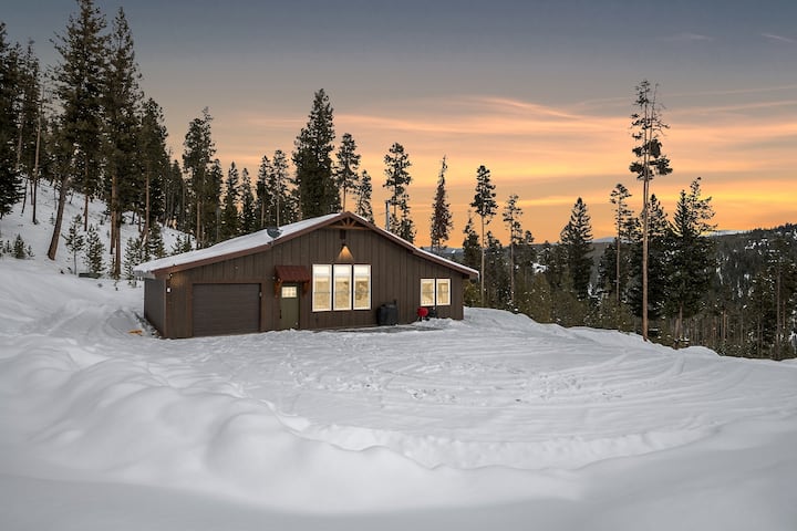 Secluded Summit | Private 8-acre Mountain Retreat - Anaconda, MT