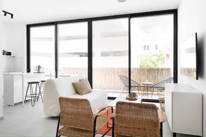 Mamad! #Beachfront 2br W/terrace | By Sweetyguest - Tel Aviv