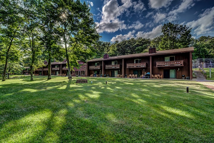 Lake Forest Resort – Relax On A Pristine Sandy Bea - Eagle River, WI
