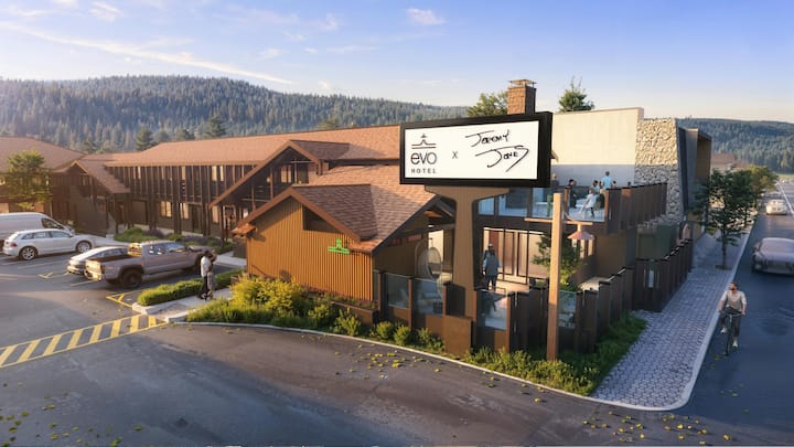 Happening Bar, Gear Rentals & Gallery - Tahoe City, CA