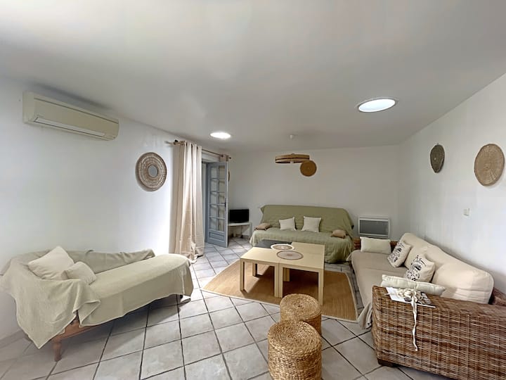 Maison Spacieuse Climatisée, Proche Centre - Saintes-Maries-de-la-Mer