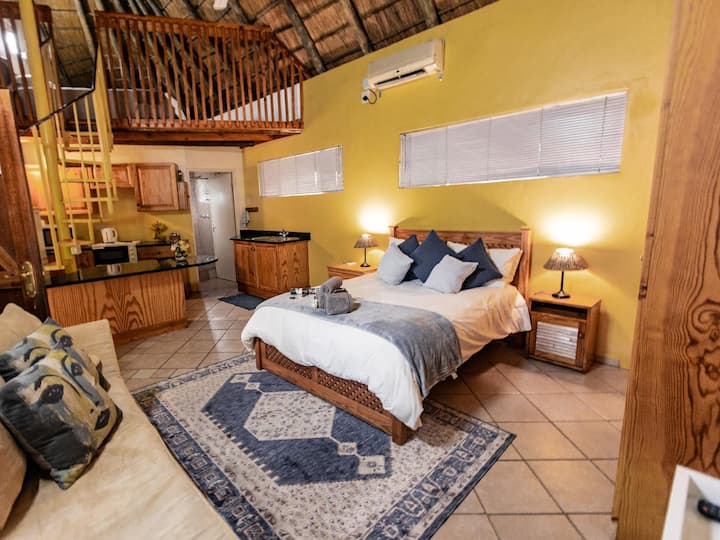 Selati 2 - Family Loft Self Catering - Malelane